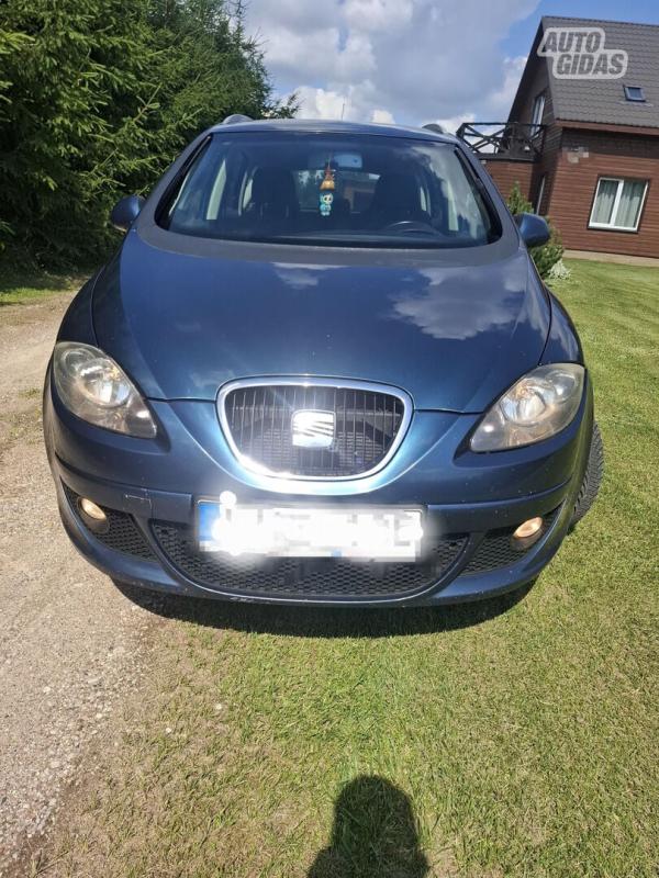Blue SEAT Altea XL 2006 in Elektrenai, with an engine capacity of 2.00 L and mileage of 361 thousand km for 1750 €, photo 7 on AUTOMOTO.COM.LV