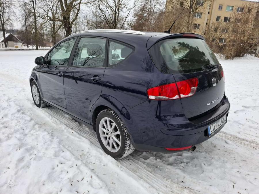 Zils SEAT Altea XL 2010 Šauļi, ar dzinēja tilpumu 1.60 L un nobraukumu 245 tūkst. km par 3950 €, foto 4 vietnē AUTOMOTO.COM.LV