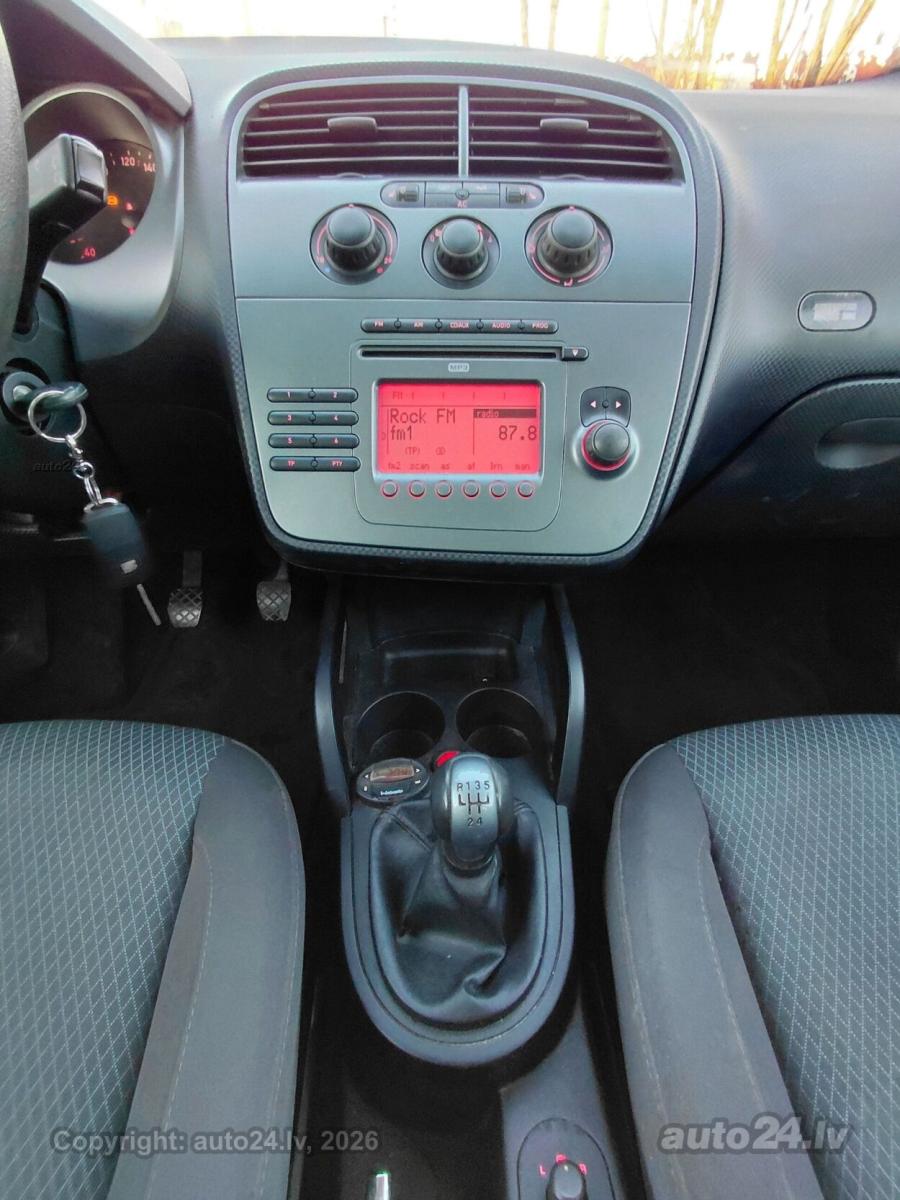 Pelēks SEAT Altea XL 2007 Viljandi, ar dzinēja tilpumu 1.90 L un nobraukumu 245 tūkst. km par 1100 €, foto 6 vietnē AUTOMOTO.COM.LV