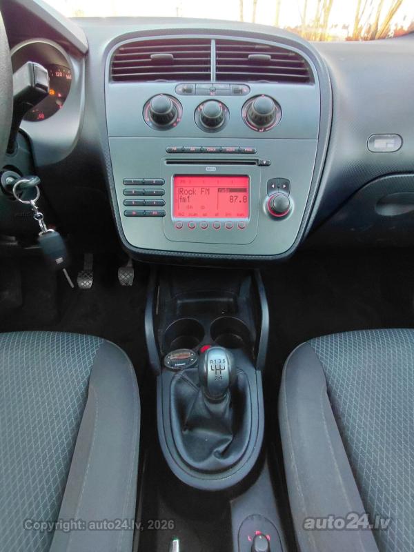 Pelēks SEAT Altea XL 2007 Viljandi, ar dzinēja tilpumu 1.90 L un nobraukumu 245 tūkst. km par 1100 €, foto 6 vietnē AUTOMOTO.COM.LV
