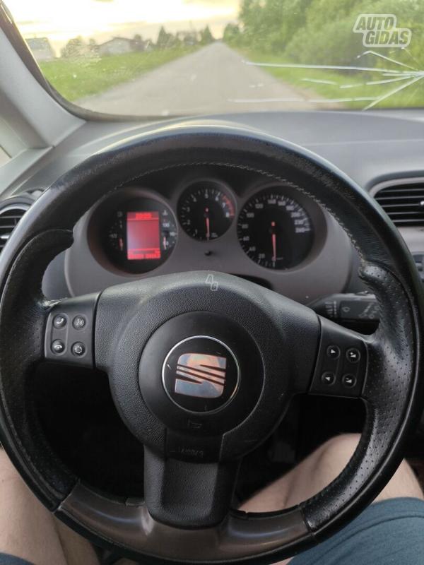 Pelēks SEAT Altea XL 2007 Tauragė, ar dzinēja tilpumu 2.00 L un nobraukumu 214 tūkst. km par 1700 €, foto 7 vietnē AUTOMOTO.COM.LV
