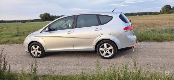 Grey SEAT Altea XL 2007 in Siauliai, with an engine capacity of 1.97 L and mileage of 265 thousand km for 1600 €, photo 5 on AUTOMOTO.COM.LV