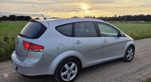 Grey SEAT Altea XL 2007 in Siauliai, with an engine capacity of 1.97 L and mileage of 265 thousand km for 1600 €, photo 6 on AUTOMOTO.COM.LV