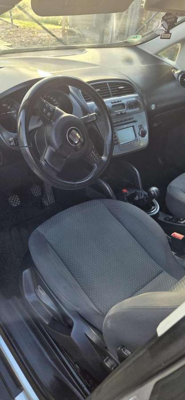 Grey SEAT Altea XL 2007 in Siauliai, with an engine capacity of 1.97 L and mileage of 265 thousand km for 1600 €, photo 11 on AUTOMOTO.COM.LV