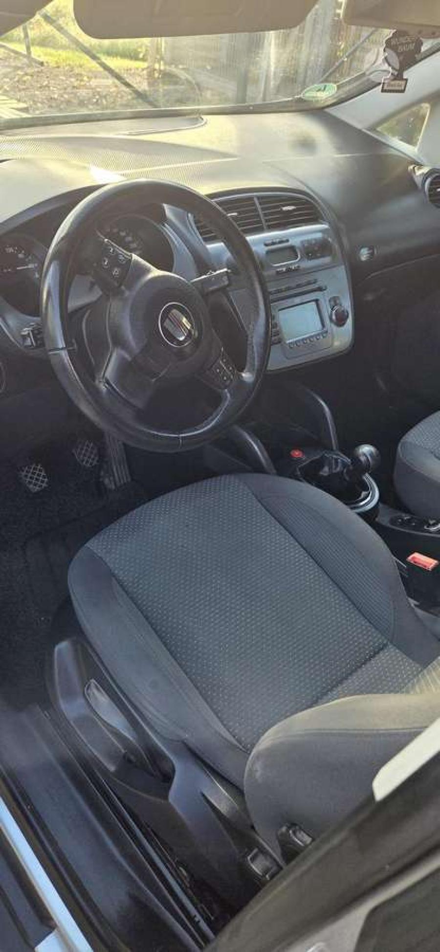 Grey SEAT Altea XL 2007 in Siauliai, with an engine capacity of 1.97 L and mileage of 265 thousand km for 1600 €, photo 11 on AUTOMOTO.COM.LV