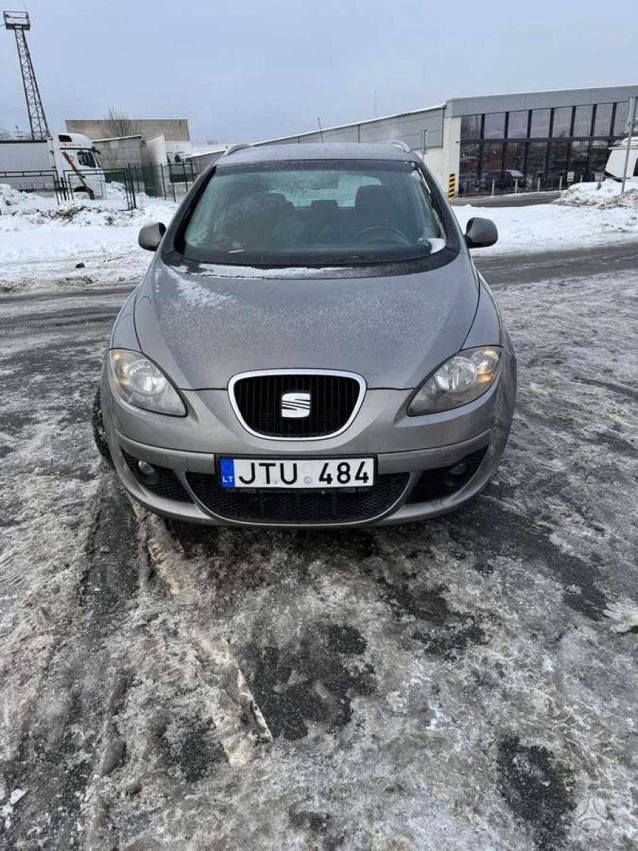 Grey SEAT Altea XL 2008 in Klaipeda, with an engine capacity of 1.90 L and mileage of 302 thousand km for 2500 €, photo 2 on AUTOMOTO.COM.LV