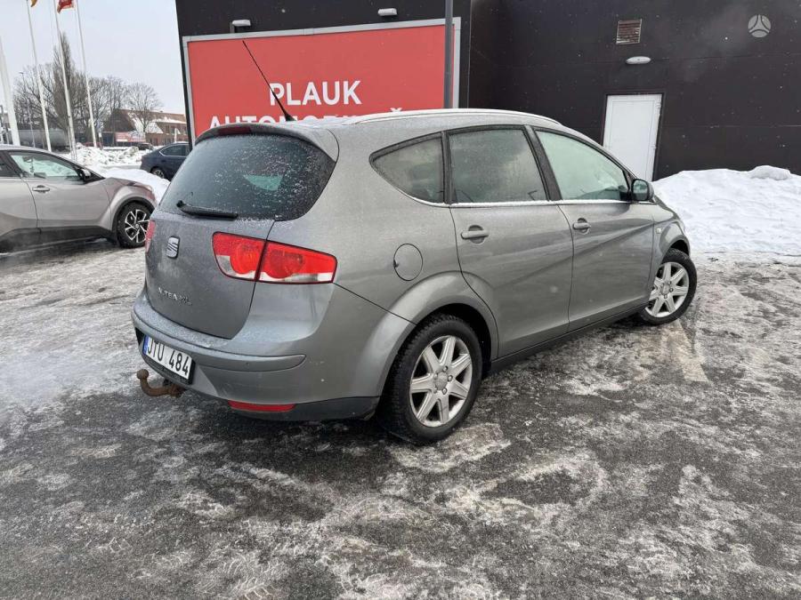 Grey SEAT Altea XL 2008 in Klaipeda, with an engine capacity of 1.90 L and mileage of 302 thousand km for 2500 €, photo 5 on AUTOMOTO.COM.LV
