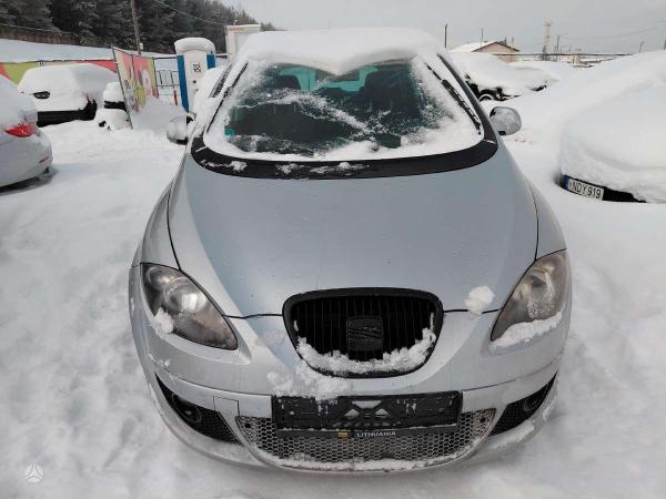 Grey SEAT Altea XL 2008 in Vilnius, with an engine capacity of 1.90 L and mileage of 393 thousand km for 1700 €, photo 2 on AUTOMOTO.COM.LV