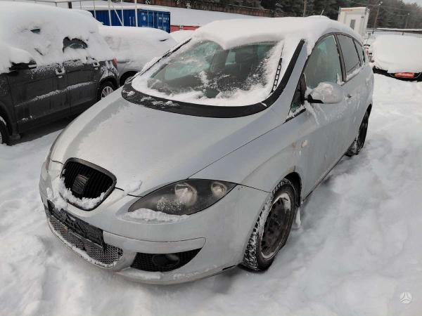 Grey SEAT Altea XL 2008 in Vilnius, with an engine capacity of 1.90 L and mileage of 393 thousand km for 1700 €, photo 3 on AUTOMOTO.COM.LV