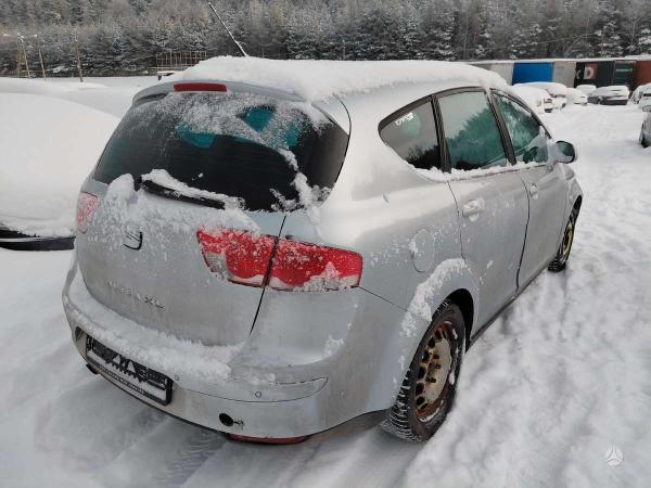 Grey SEAT Altea XL 2008 in Vilnius, with an engine capacity of 1.90 L and mileage of 393 thousand km for 1700 €, photo 4 on AUTOMOTO.COM.LV
