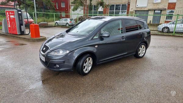 Grey SEAT Altea XL 2009 in Jonava, with an engine capacity of 1.80 L and mileage of 296 thousand km for 2500 €, photo 1 on AUTOMOTO.COM.LV