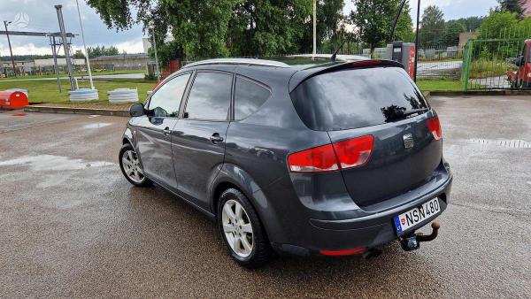 Grey SEAT Altea XL 2009 in Jonava, with an engine capacity of 1.80 L and mileage of 296 thousand km for 2500 €, photo 2 on AUTOMOTO.COM.LV
