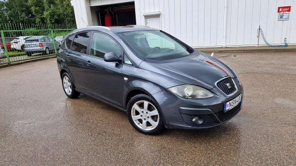 Grey SEAT Altea XL 2009 in Jonava, with an engine capacity of 1.80 L and mileage of 296 thousand km for 2500 €, photo 4 on AUTOMOTO.COM.LV