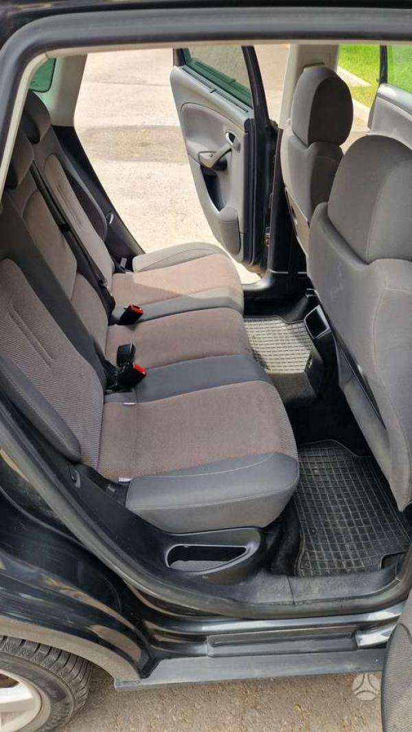 Grey SEAT Altea XL 2009 in Jonava, with an engine capacity of 1.80 L and mileage of 296 thousand km for 2500 €, photo 6 on AUTOMOTO.COM.LV