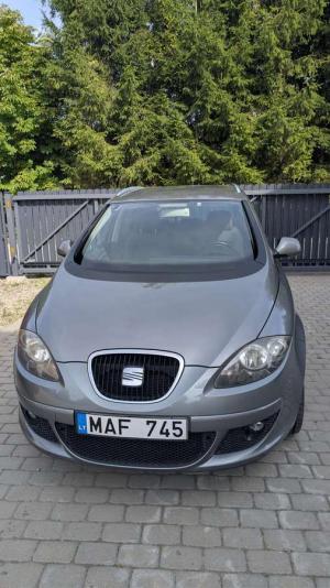 Grey SEAT Altea XL 2009 in Panevezys, with an engine capacity of 1.39 L and mileage of 241 thousand km for 3300 €, photo  on AUTOMOTO.COM.LV