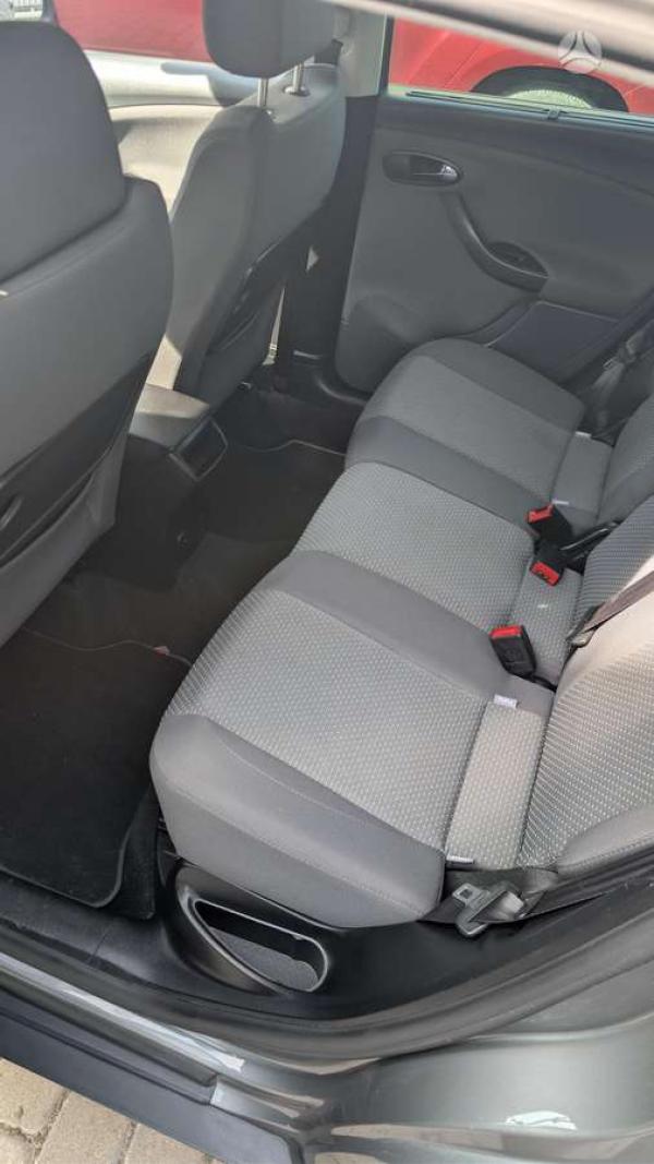 Grey SEAT Altea XL 2009 in Panevezys, with an engine capacity of 1.39 L and mileage of 241 thousand km for 3300 €, photo 9 on AUTOMOTO.COM.LV