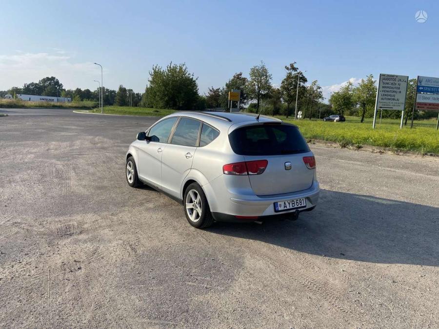 Pelēks SEAT Altea XL 2010 Panevēža, ar dzinēja tilpumu 1.60 L un nobraukumu 295 tūkst. km par 3100 €, foto 4 vietnē AUTOMOTO.COM.LV