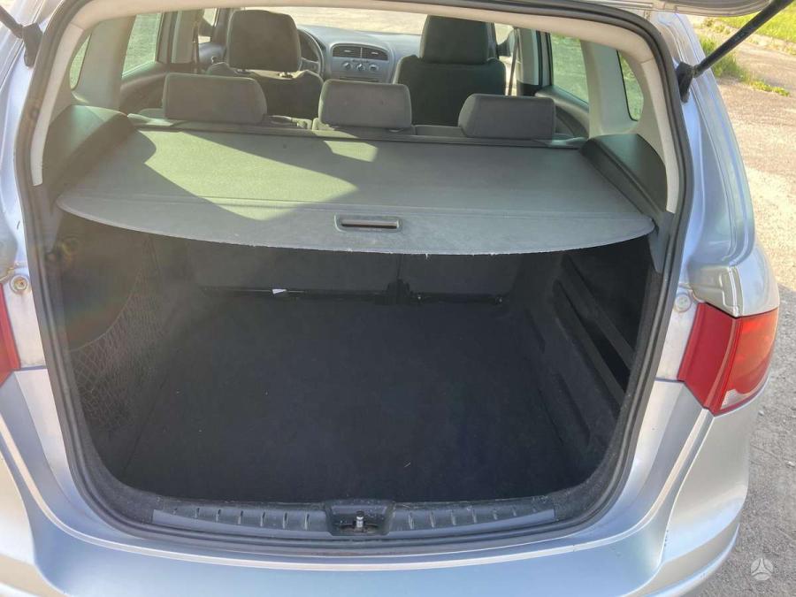 Pelēks SEAT Altea XL 2010 Panevēža, ar dzinēja tilpumu 1.60 L un nobraukumu 295 tūkst. km par 3100 €, foto 7 vietnē AUTOMOTO.COM.LV