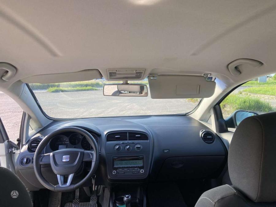 Pelēks SEAT Altea XL 2010 Panevēža, ar dzinēja tilpumu 1.60 L un nobraukumu 295 tūkst. km par 3100 €, foto 8 vietnē AUTOMOTO.COM.LV