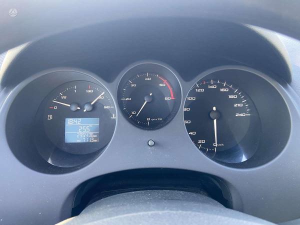 Pelēks SEAT Altea XL 2010 Panevēža, ar dzinēja tilpumu 1.60 L un nobraukumu 295 tūkst. km par 3100 €, foto 8 vietnē AUTOMOTO.COM.LV