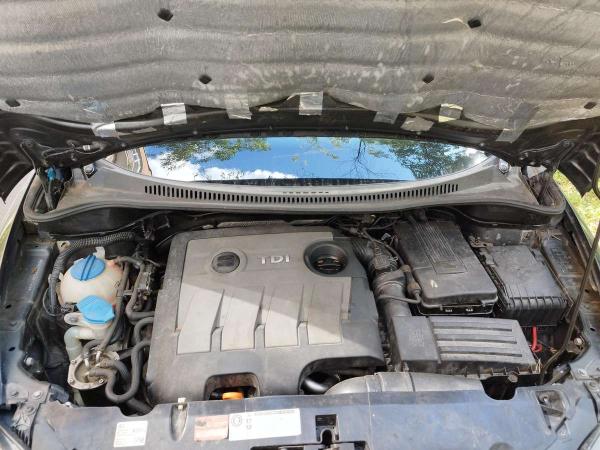 Grey SEAT Altea XL 2011 in Vilnius, with an engine capacity of 1.60 L and mileage of 286 thousand km for 3300 €, photo 5 on AUTOMOTO.COM.LV