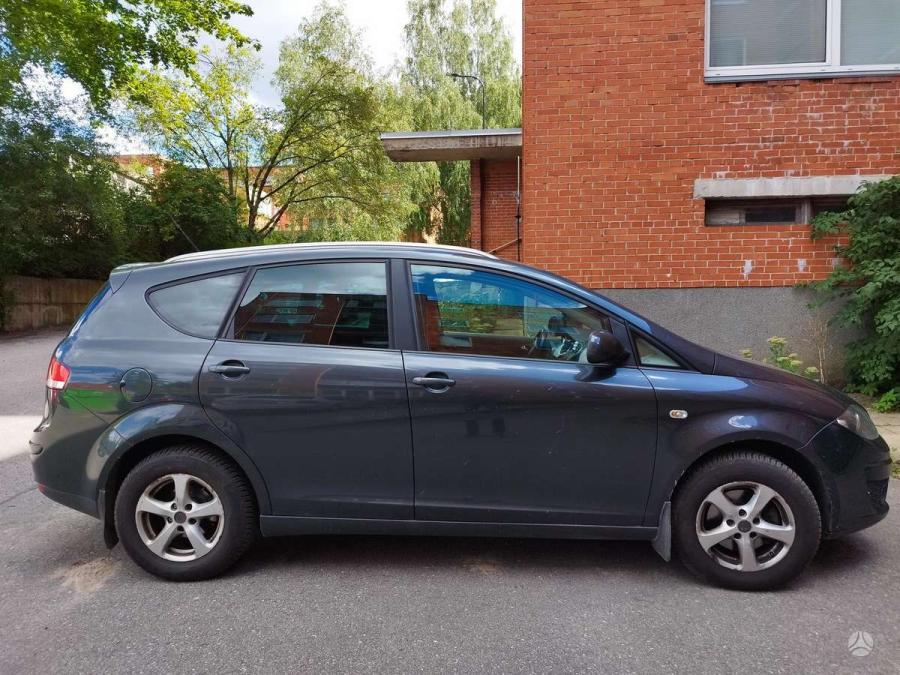 Grey SEAT Altea XL 2011 in Vilnius, with an engine capacity of 1.60 L and mileage of 286 thousand km for 3300 €, photo 10 on AUTOMOTO.COM.LV
