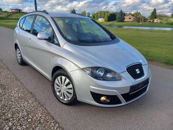 Grey SEAT Altea XL 2012 in Alytus, with an engine capacity of 1.60 L and mileage of 269 thousand km for 3750 €, photo 1 on AUTOMOTO.COM.LV