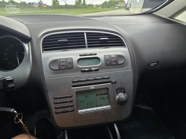 Grey SEAT Altea XL 2007 in Siauliai, with an engine capacity of 2.00 L and mileage of 260 thousand km for 1650 €, photo 10 on AUTOMOTO.COM.LV