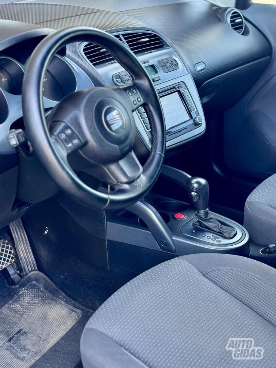 Grey SEAT Altea XL 2007 in Kretinga, with an engine capacity of 2.00 L and mileage of 315 thousand km for 3650 €, photo 14 on AUTOMOTO.COM.LV