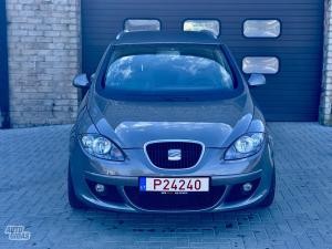 Pelēks SEAT Altea XL 2007 Kretinga, ar dzinēja tilpumu 2.00 L un nobraukumu 315 tūkst. km par 3650 €, foto 3 vietnē AUTOMOTO.COM.LV