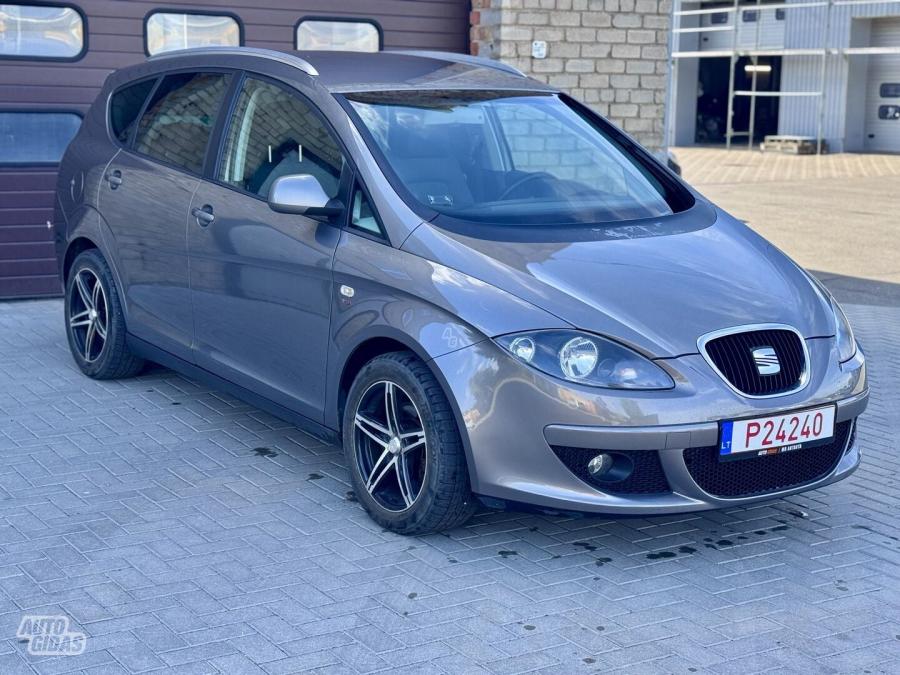 Pelēks SEAT Altea XL 2007 Kretinga, ar dzinēja tilpumu 2.00 L un nobraukumu 315 tūkst. km par 3650 €, foto 4 vietnē AUTOMOTO.COM.LV