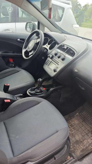 Grey SEAT Altea XL 2007 in Vilnius, with an engine capacity of 1.90 L and mileage of 341 thousand km for 900 €, photo 4 on AUTOMOTO.COM.LV