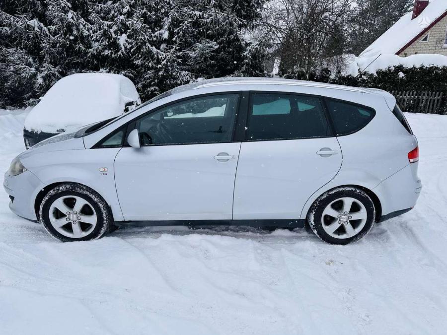 Pelēks SEAT Altea XL 2008 Raseiniai, ar dzinēja tilpumu 2.00 L un nobraukumu 273 tūkst. km par 1800 €, foto 2 vietnē AUTOMOTO.COM.LV