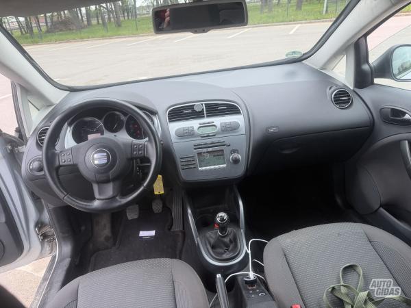 Pelēks SEAT Altea XL 2008 Kauņa, ar dzinēja tilpumu 2.00 L un nobraukumu 152 tūkst. km par 3699 €, foto 2 vietnē AUTOMOTO.COM.LV