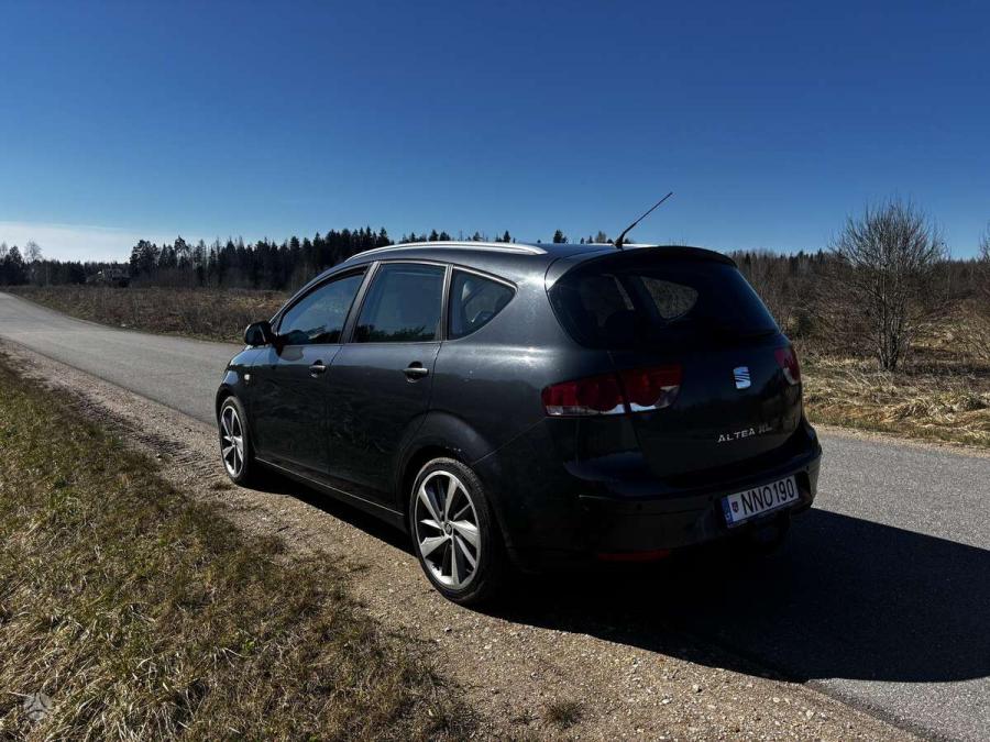 Pelēks SEAT Altea XL 2008 Viļņa, ar dzinēja tilpumu 1.80 L un nobraukumu 168 tūkst. km par 1950 €, foto 5 vietnē AUTOMOTO.COM.LV