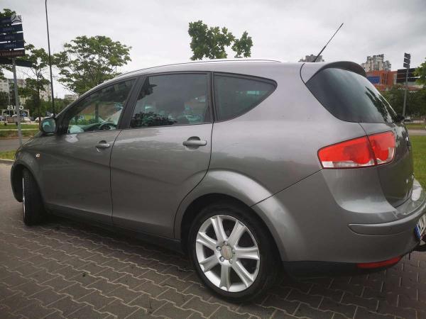 SEAT Altea XL 2008 Viļņa vietnē Pelēks SEAT Altea XL 2008 Viļņa, ar dzinēja tilpumu 1.90 L un nobraukumu 289 tūkst. km par 3450 €, foto 6 vietnē AUTOMOTO.COM.LV