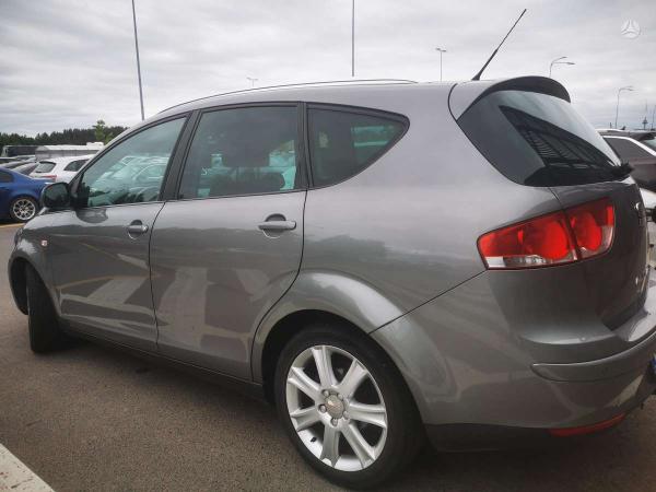 SEAT Altea XL 2008 Viļņa vietnē Pelēks SEAT Altea XL 2008 Viļņa, ar dzinēja tilpumu 1.90 L un nobraukumu 289 tūkst. km par 3450 €, foto 9 vietnē AUTOMOTO.COM.LV