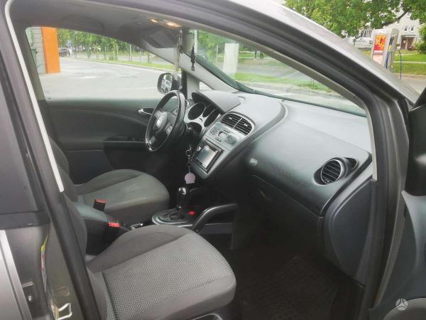 SEAT Altea XL 2008 Viļņa vietnē Pelēks SEAT Altea XL 2008 Viļņa, ar dzinēja tilpumu 1.90 L un nobraukumu 289 tūkst. km par 3450 €, foto 10 vietnē AUTOMOTO.COM.LV