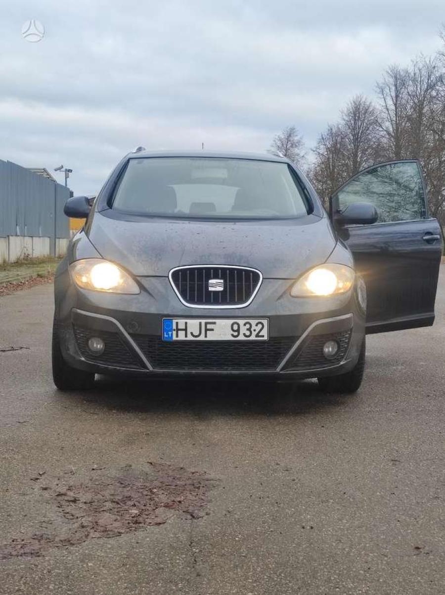 Grey SEAT Altea XL 2009 in Panevezys, with an engine capacity of 1.90 L and mileage of 301 thousand km for 2500 €, photo 1 on AUTOMOTO.COM.LV