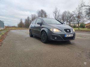 Grey SEAT Altea XL 2009 in Panevezys, with an engine capacity of 1.90 L and mileage of 301 thousand km for 2500 €, photo 2 on AUTOMOTO.COM.LV