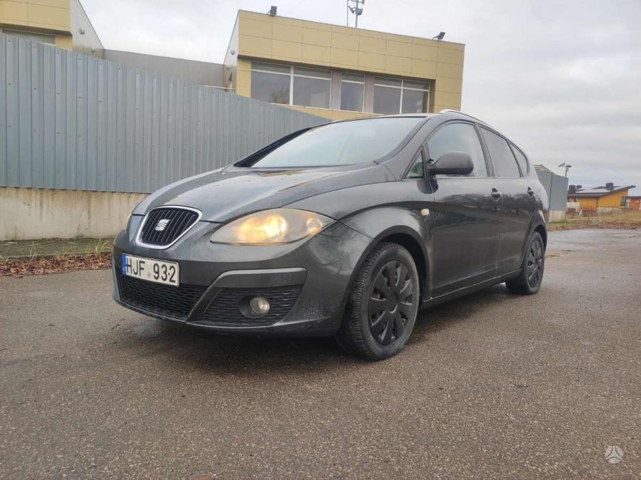 Grey SEAT Altea XL 2009 in Panevezys, with an engine capacity of 1.90 L and mileage of 301 thousand km for 2500 €, photo 6 on AUTOMOTO.COM.LV