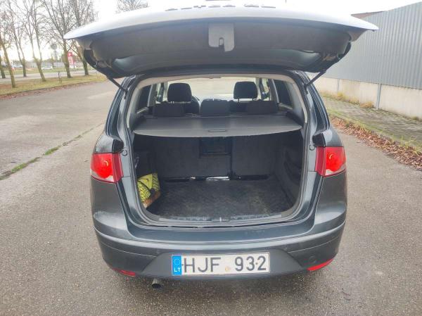 Pelēks SEAT Altea XL 2009 Panevēža, ar dzinēja tilpumu 1.90 L un nobraukumu 301 tūkst. km par 2500 €, foto 8 vietnē AUTOMOTO.COM.LV