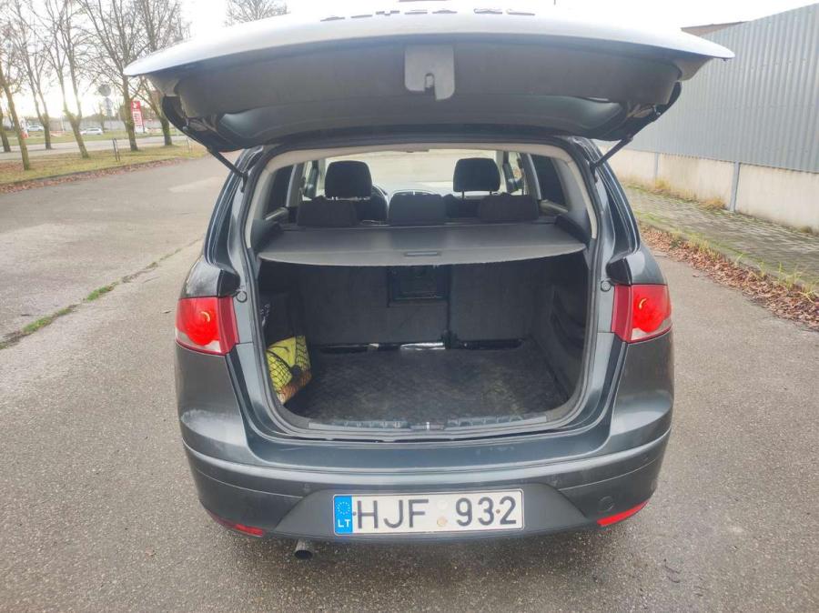 Grey SEAT Altea XL 2009 in Panevezys, with an engine capacity of 1.90 L and mileage of 301 thousand km for 2500 €, photo 8 on AUTOMOTO.COM.LV