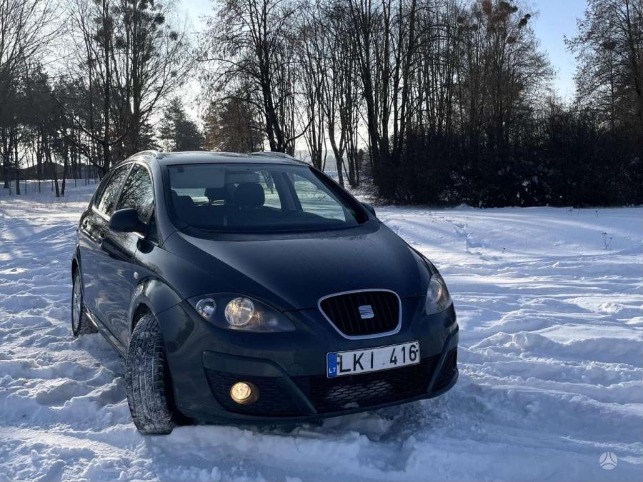 Pelēks SEAT Altea XL 2009 Kauņa, ar dzinēja tilpumu 1.90 L un nobraukumu 217 tūkst. km par 2150 €, foto 2 vietnē AUTOMOTO.COM.LV