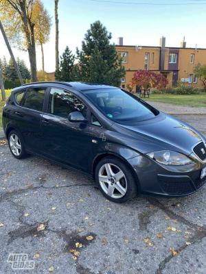 Grey SEAT Altea XL 2009 in Panevezys, with an engine capacity of 1.90 L and mileage of 243 thousand km for 1600 €, photo 4 on AUTOMOTO.COM.LV