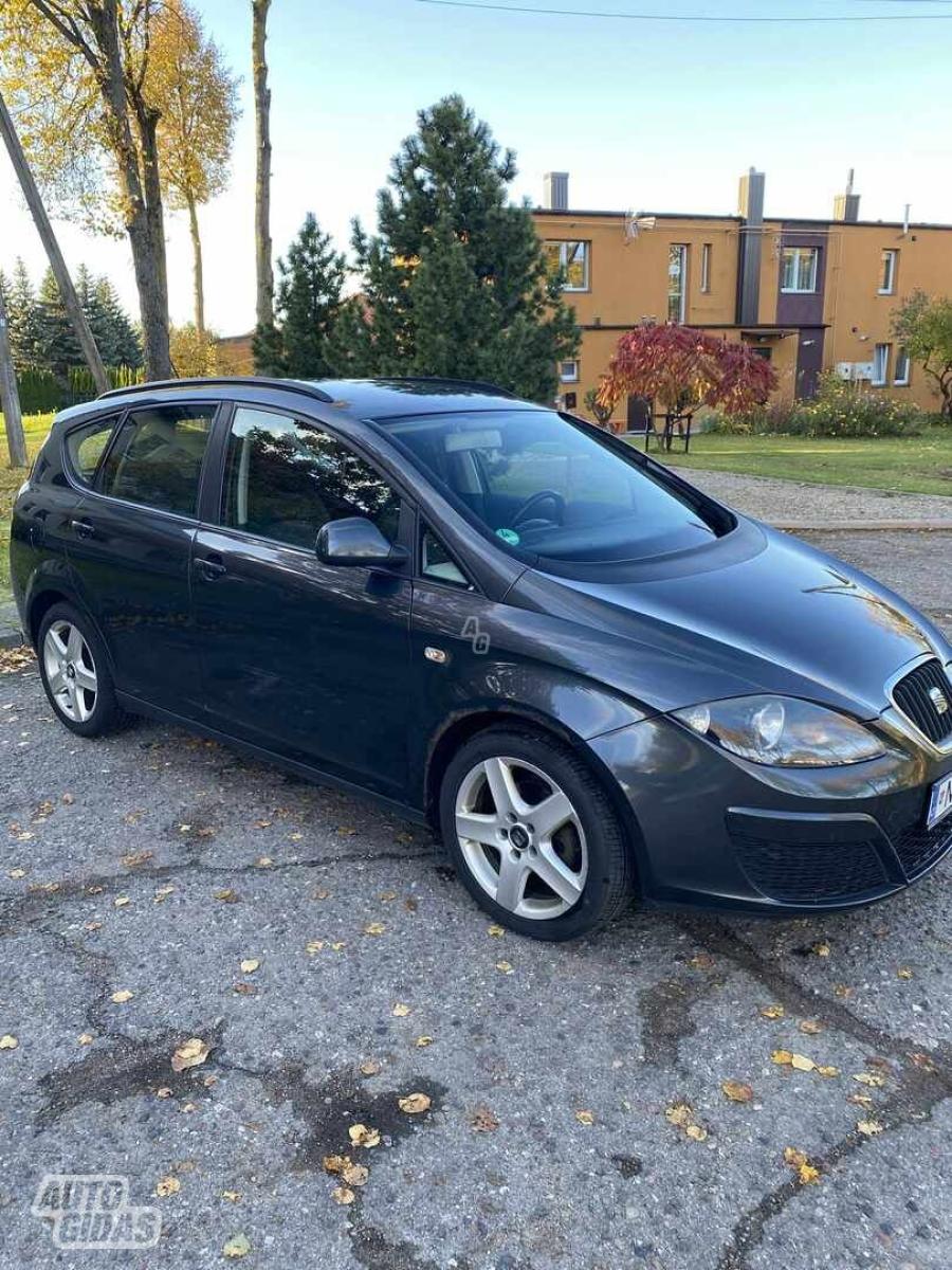 Grey SEAT Altea XL 2009 in Panevezys, with an engine capacity of 1.90 L and mileage of 243 thousand km for 1600 €, photo 4 on AUTOMOTO.COM.LV
