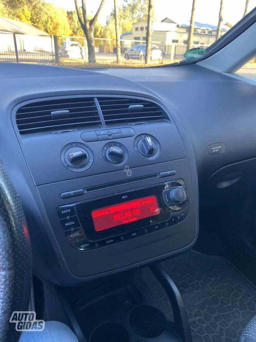 Grey SEAT Altea XL 2009 in Panevezys, with an engine capacity of 1.90 L and mileage of 243 thousand km for 1600 €, photo 10 on AUTOMOTO.COM.LV