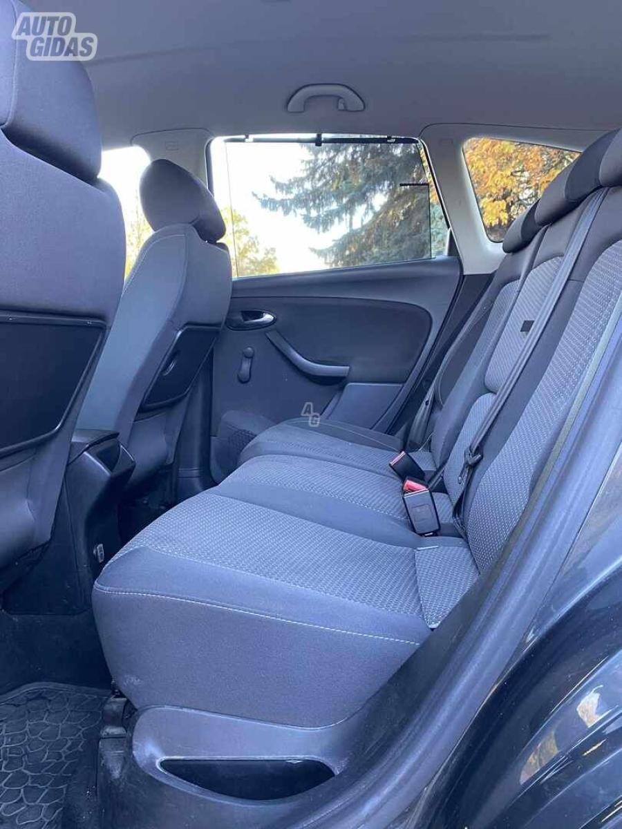 Grey SEAT Altea XL 2009 in Panevezys, with an engine capacity of 1.90 L and mileage of 243 thousand km for 1600 €, photo 12 on AUTOMOTO.COM.LV