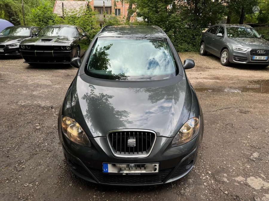 Серый Сеат Altea XL 2009 в Вильнюс, объемом двигателя 1.90 л и пробегом 300 тыс. км за 1999 €, фото 3 на AUTOMOTO.COM.LV