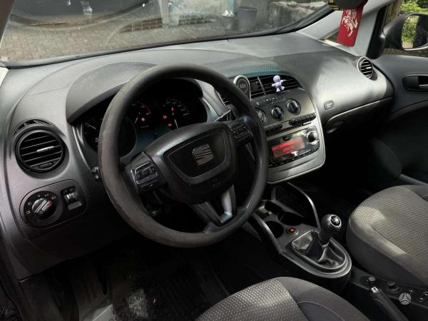 Pelēks SEAT Altea XL 2009 Viļņa, ar dzinēja tilpumu 1.90 L un nobraukumu 300 tūkst. km par 1999 €, foto 6 vietnē AUTOMOTO.COM.LV